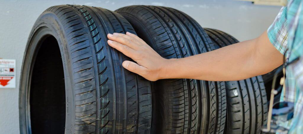 Choosing the Right Tyre for Your Car | Wuling