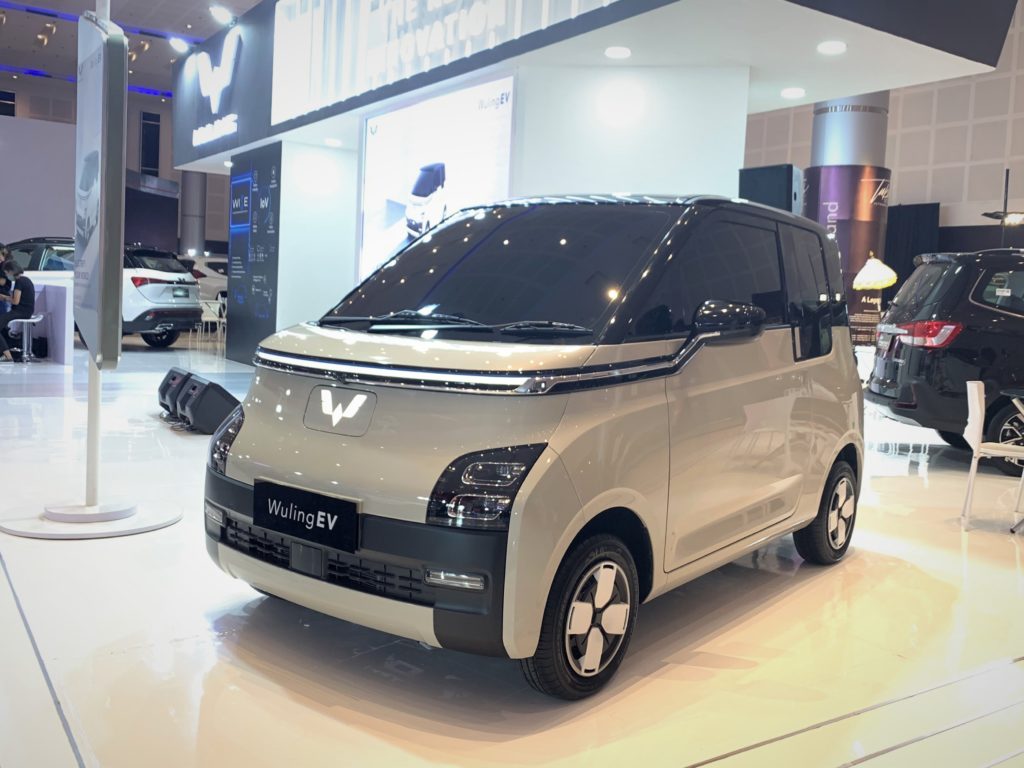 Wuling Tampilkan Eksterior Kendaraan Listriknya di IIMS Surabaya 2022 | Wuling