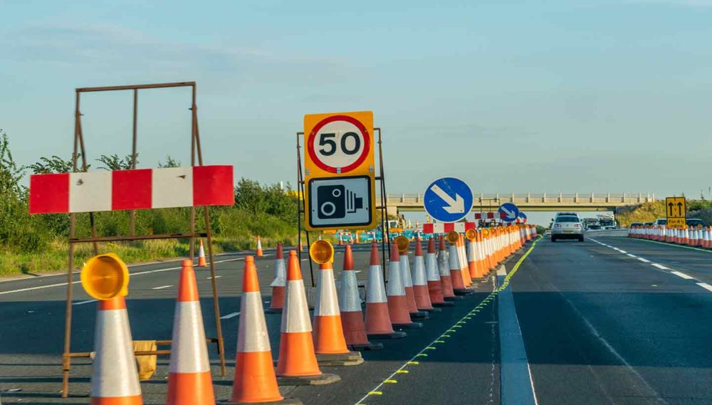 What is a Contraflow System & Safe Driving Tips | Wuling